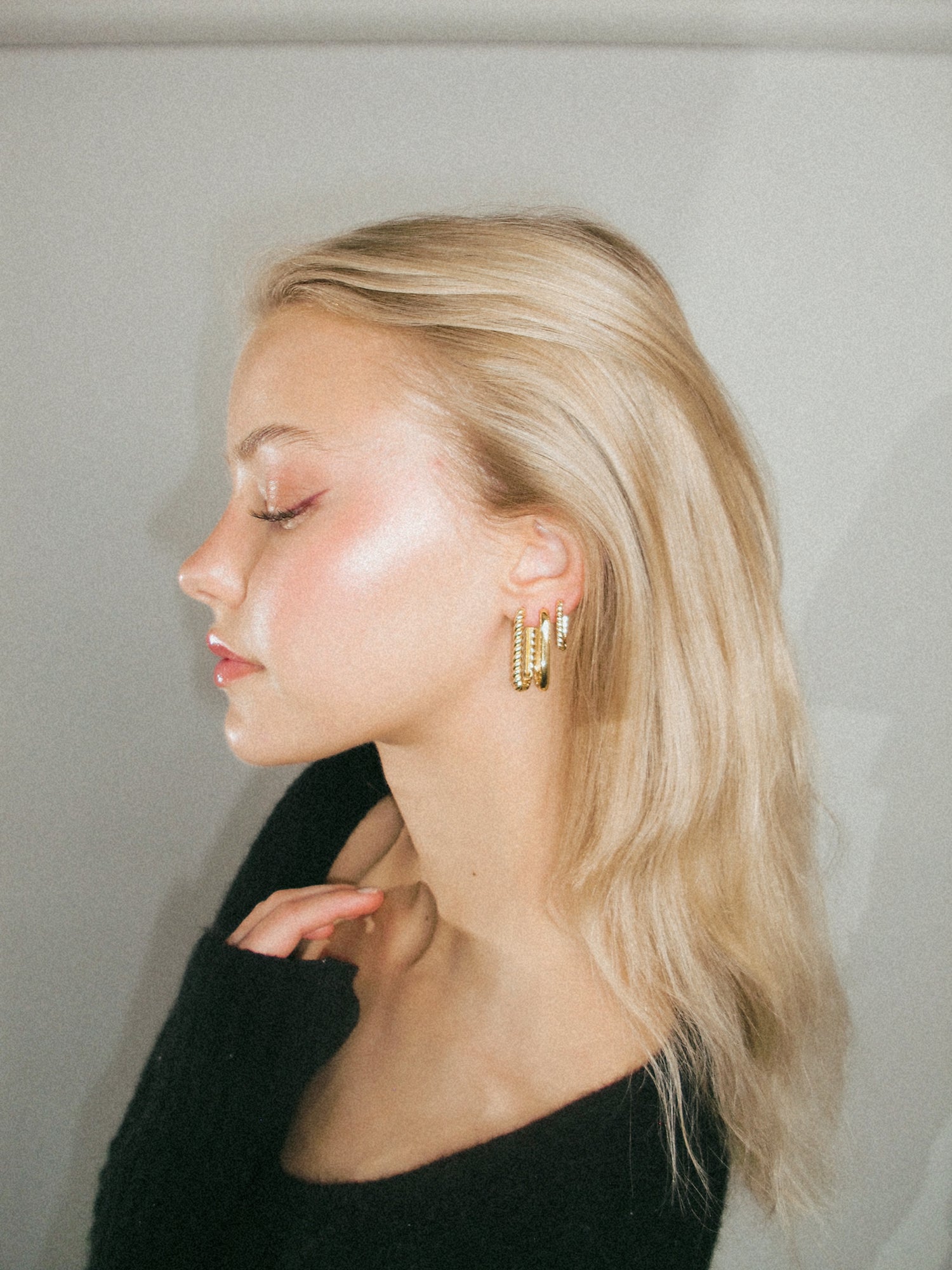 Edge Hoops Gold – WHO IS SHE